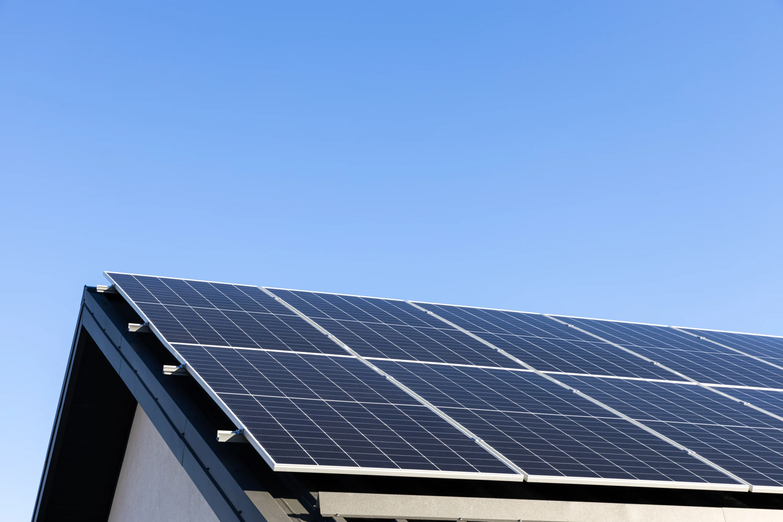 How Many kWh Does a Solar Panel Produce? | Solace Enterprises